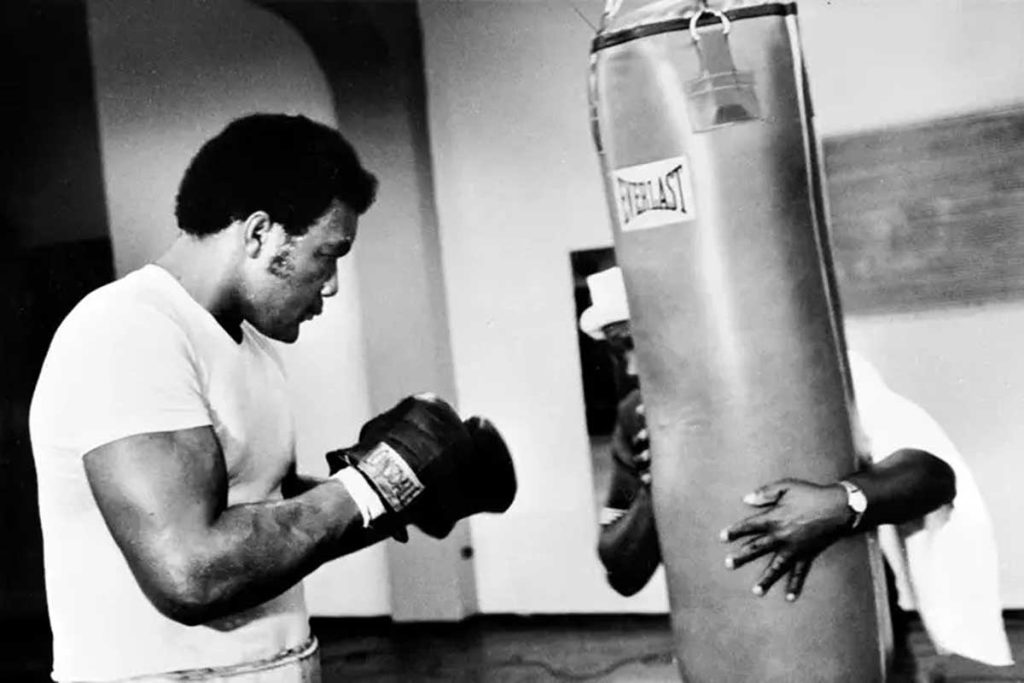 Lenda do boxe, George Foreman morre aos 76 anos - Mundo & História